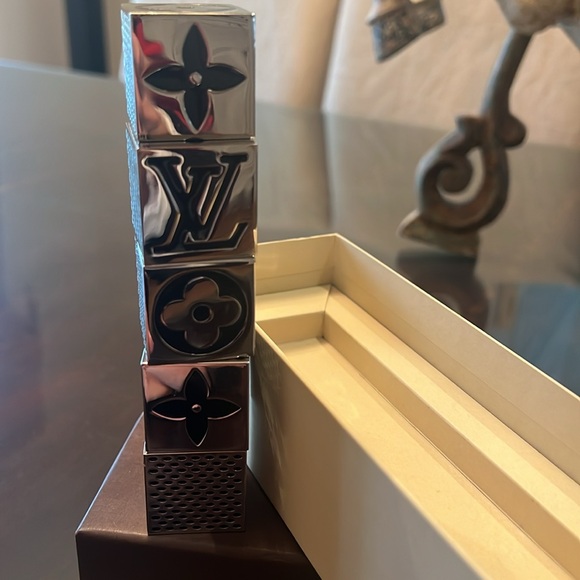 Louis Vuitton | Accessories | Louis Vuitton Palladium Logo Fivepiece ...